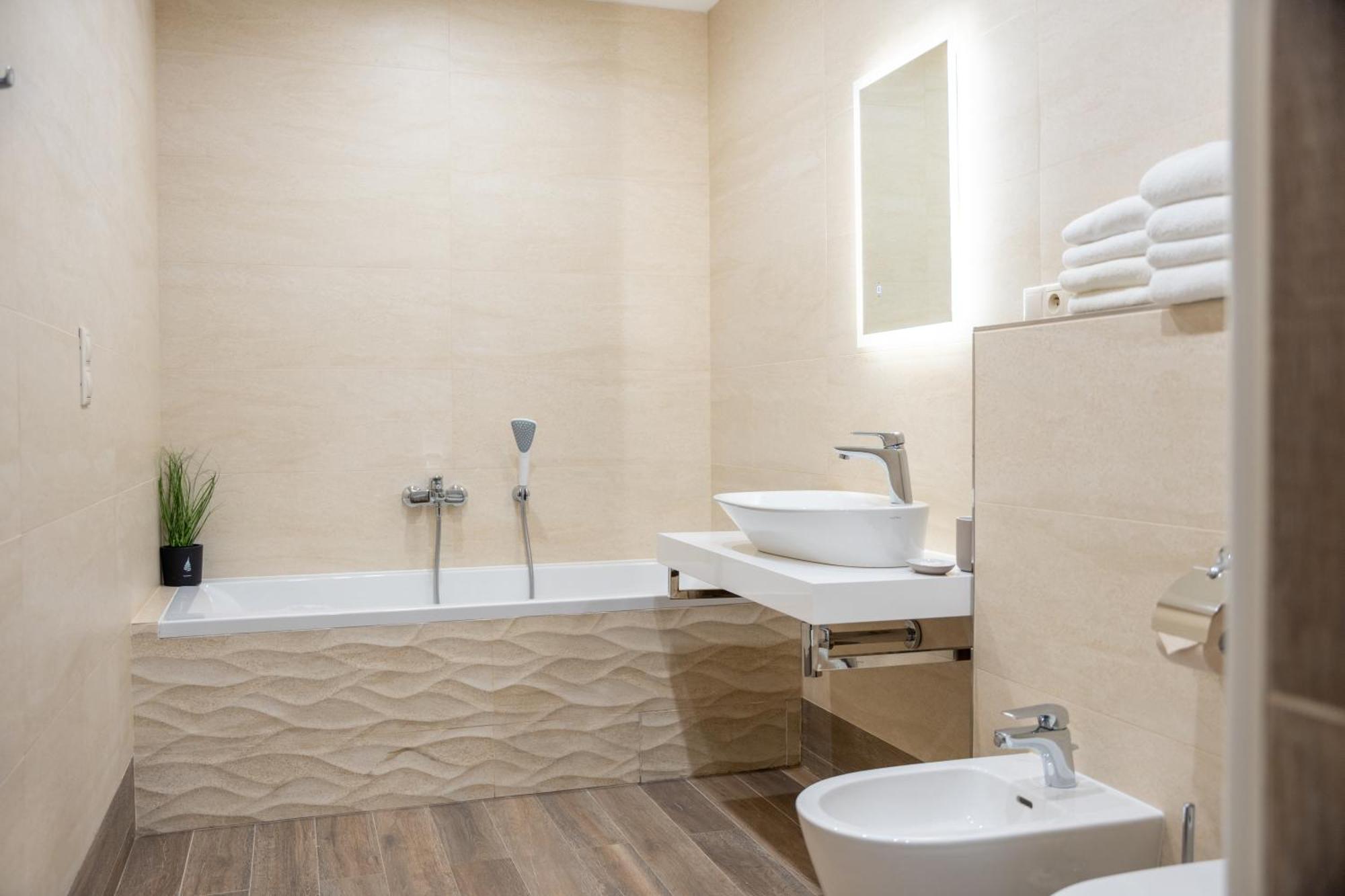 WELLNESS HOTEL JASON, VRSATSKE PODHRADIE