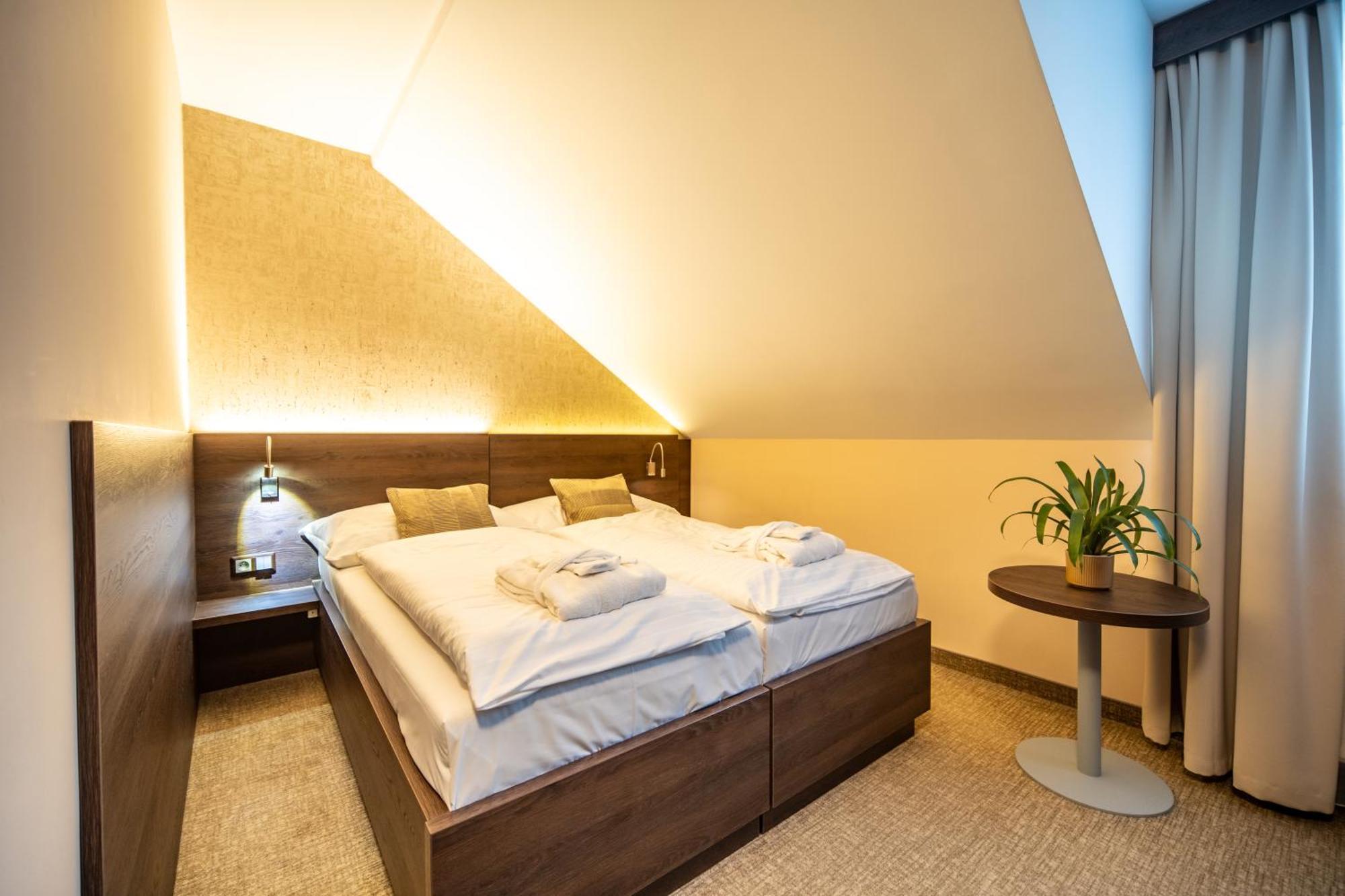 WELLNESS HOTEL JASON, VRSATSKE PODHRADIE